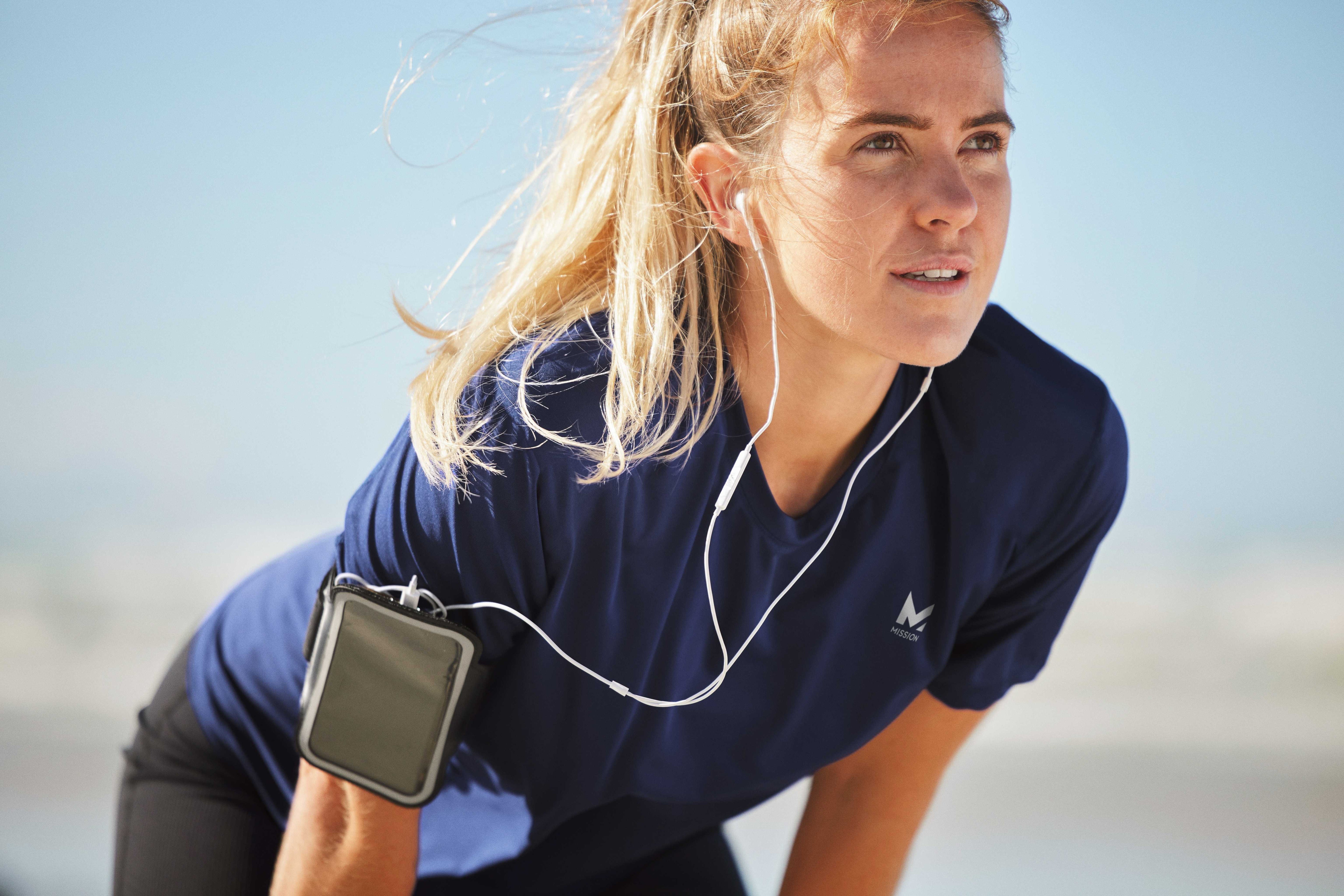 Wearable Cooling Clothing vs. Traditional Cooling Methods – MISSION